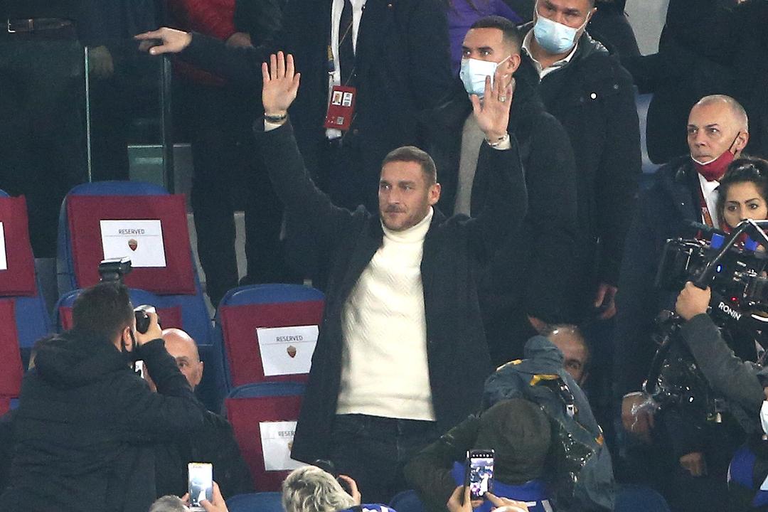 Totti parla con i Friedkin. Tifosi delusi - Retesport 104.2 FM